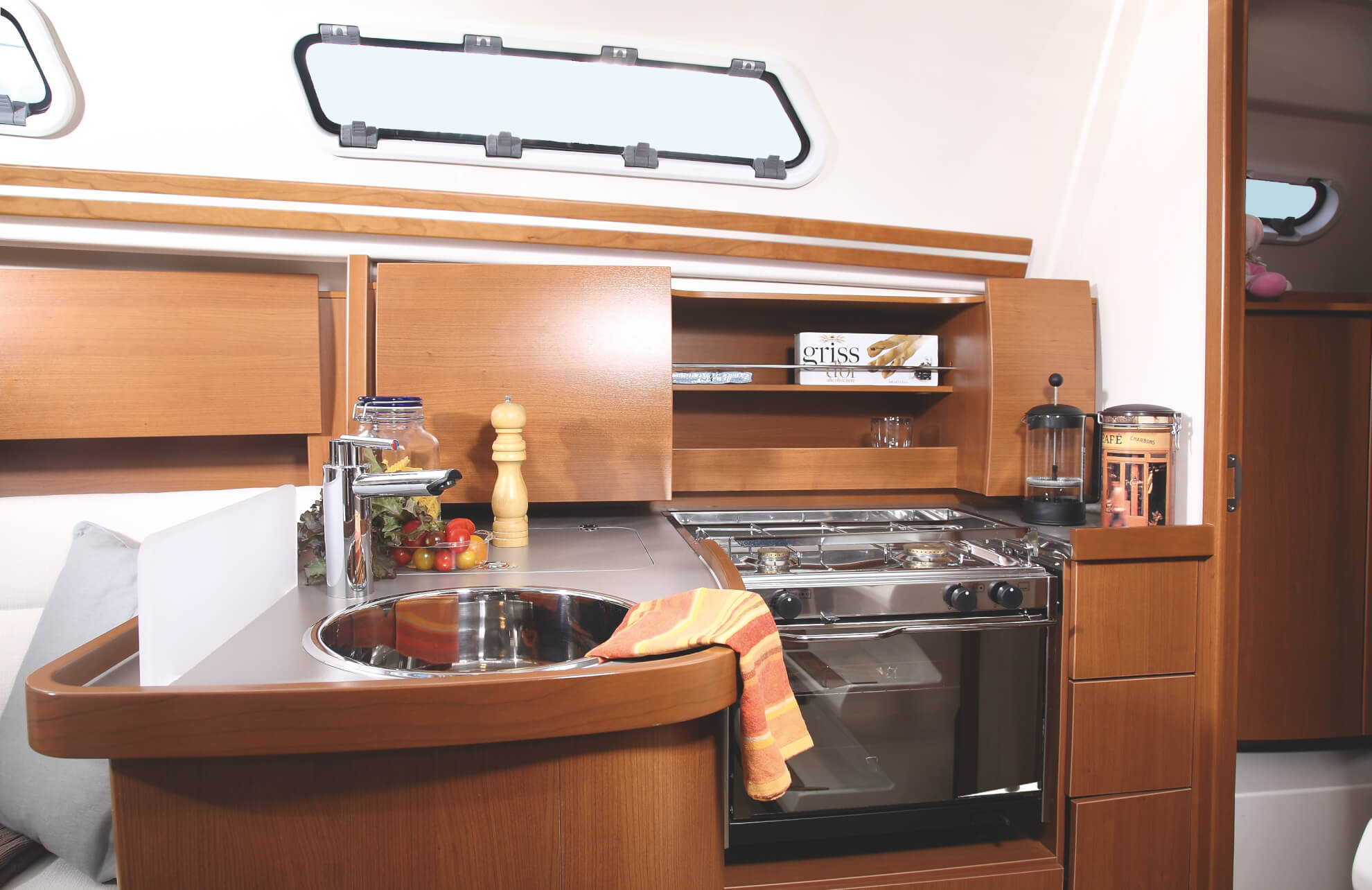 Hanse 325 Sail Yacht on Charter at Gateway of India, Mumbai